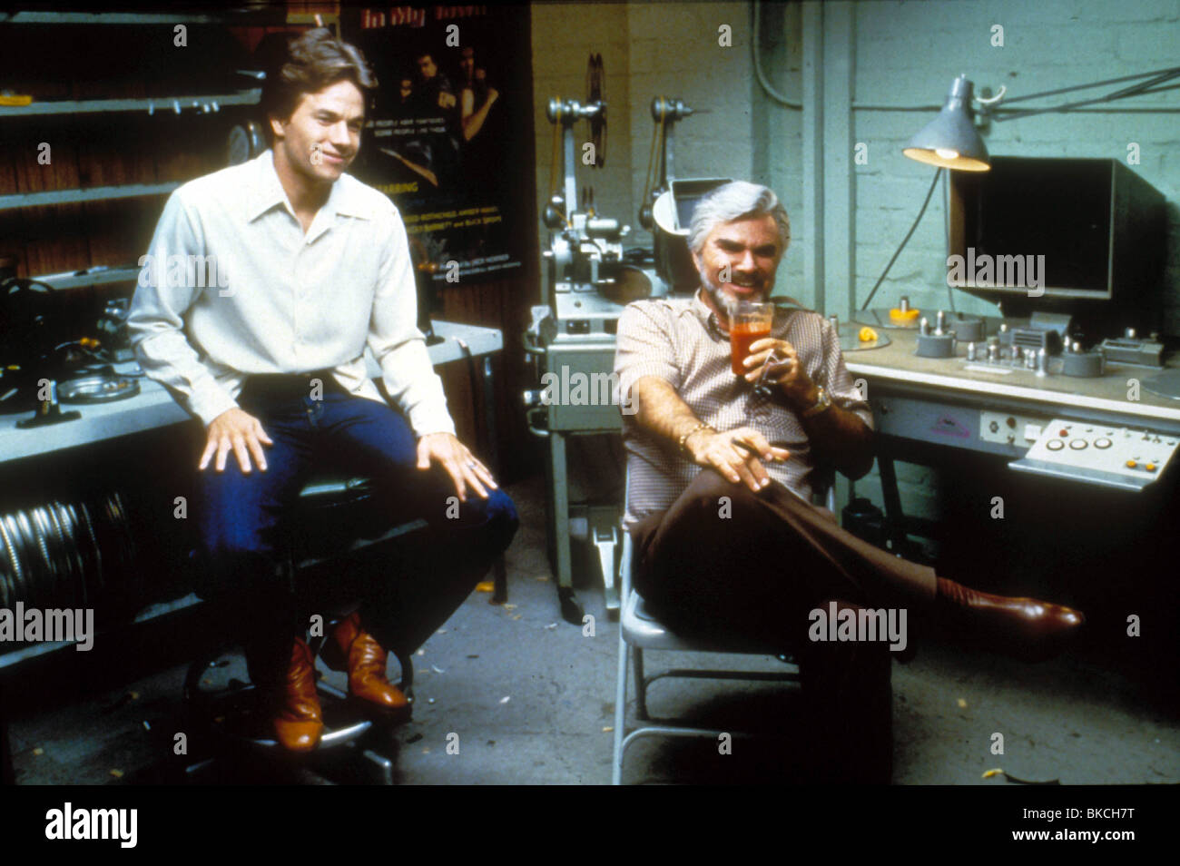 BOOGIE NIGHTS (1997) MARK WAHLBERG, BURT REYNOLDS BOOG 066 Stock Photo ...