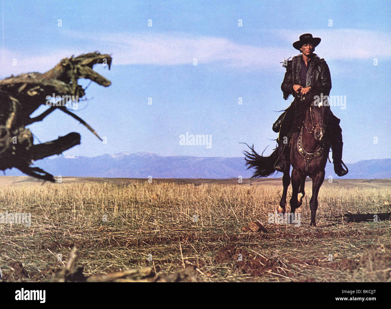 CAPTAIN APACHE (1971) LEE VAN CLEEF CAPA 003FOH Stock Photo - Alamy