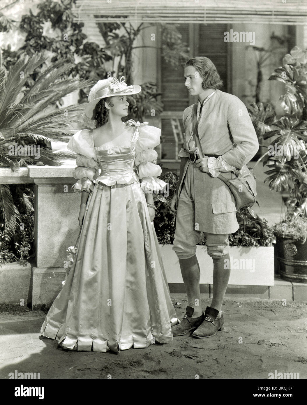 CAPTAIN BLOOD (1935) OLIVIA DE HAVILLAND, ERROL FLYNN CBLD 005P Stock Photo - Alamy