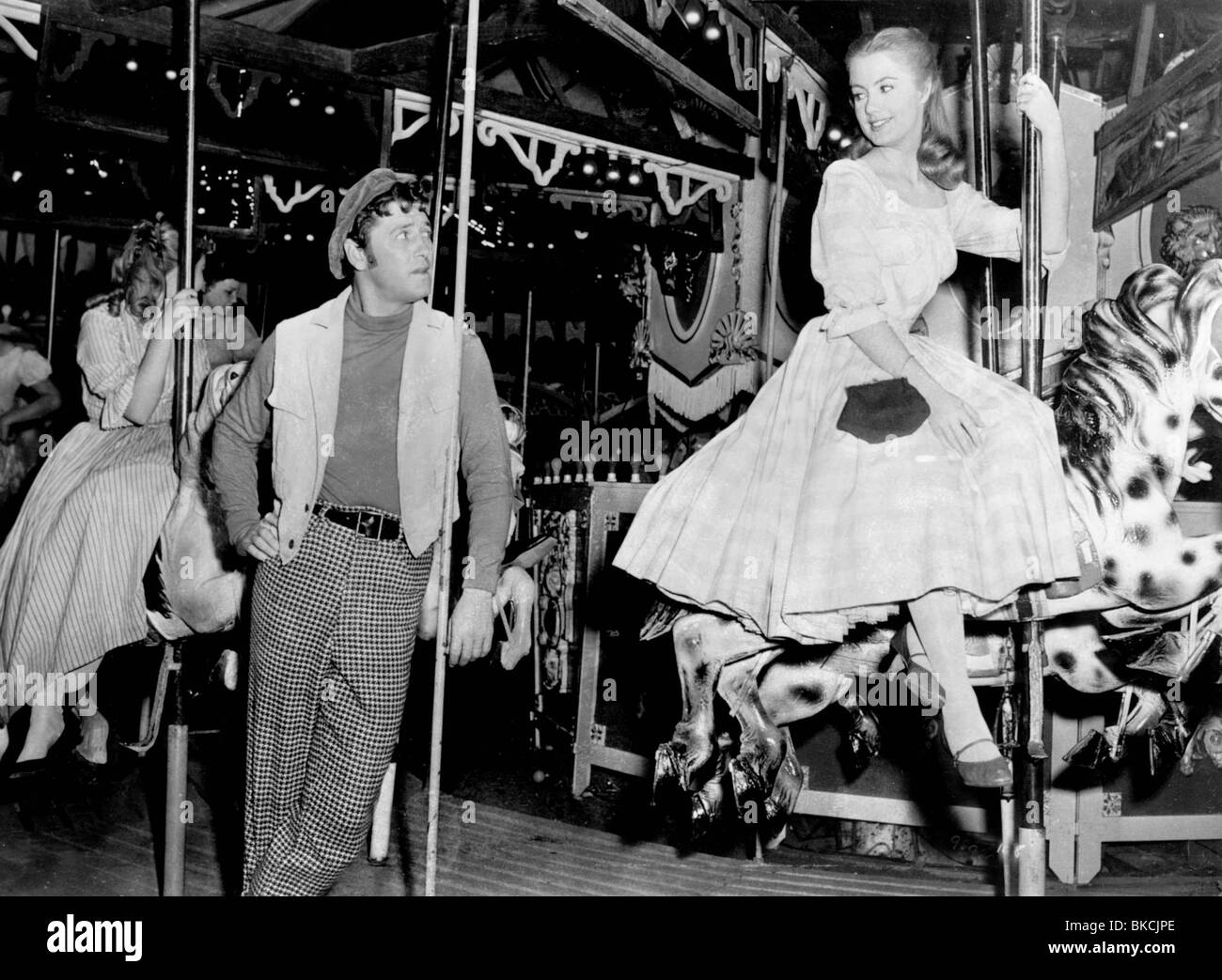CAROUSEL (1956) SHIRLEY JONES, GORDON MACRAE CAR 004P Stock Photo - Alamy
