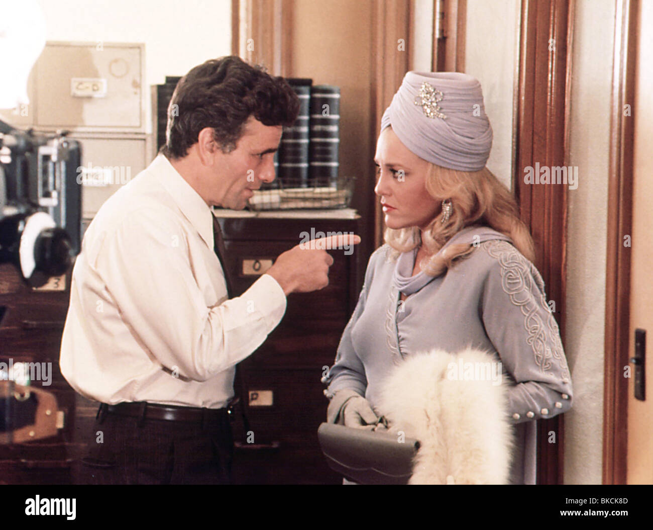 Cheap detective 1978 peter falk hi-res stock photography and images - Alamy