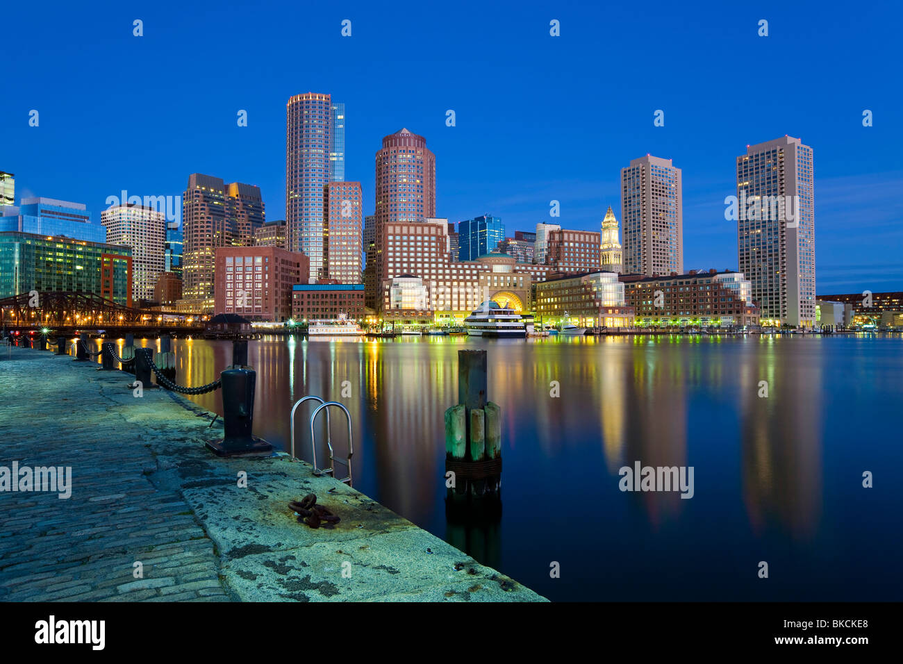 Inner harbour waterfront hi-res stock photography and images - Alamy