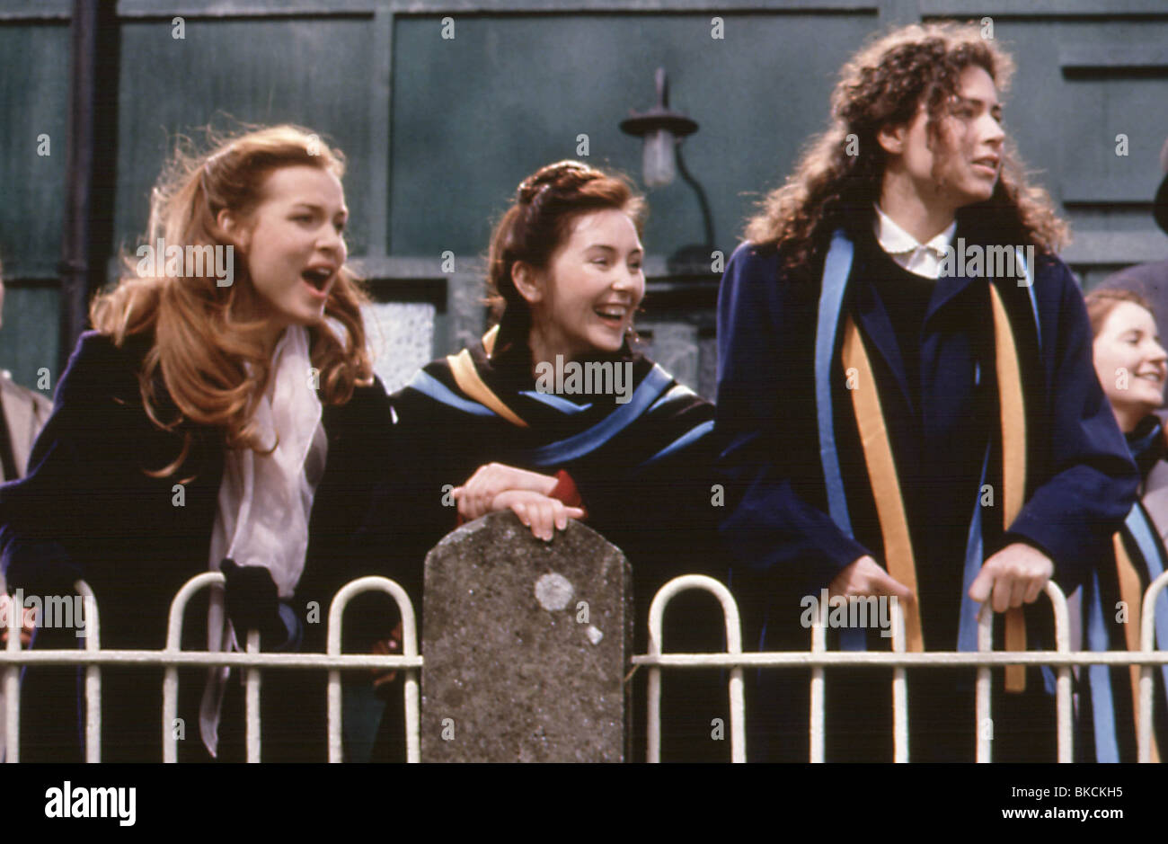 Saffron burrows circle of friends hi-res stock photography and images ...