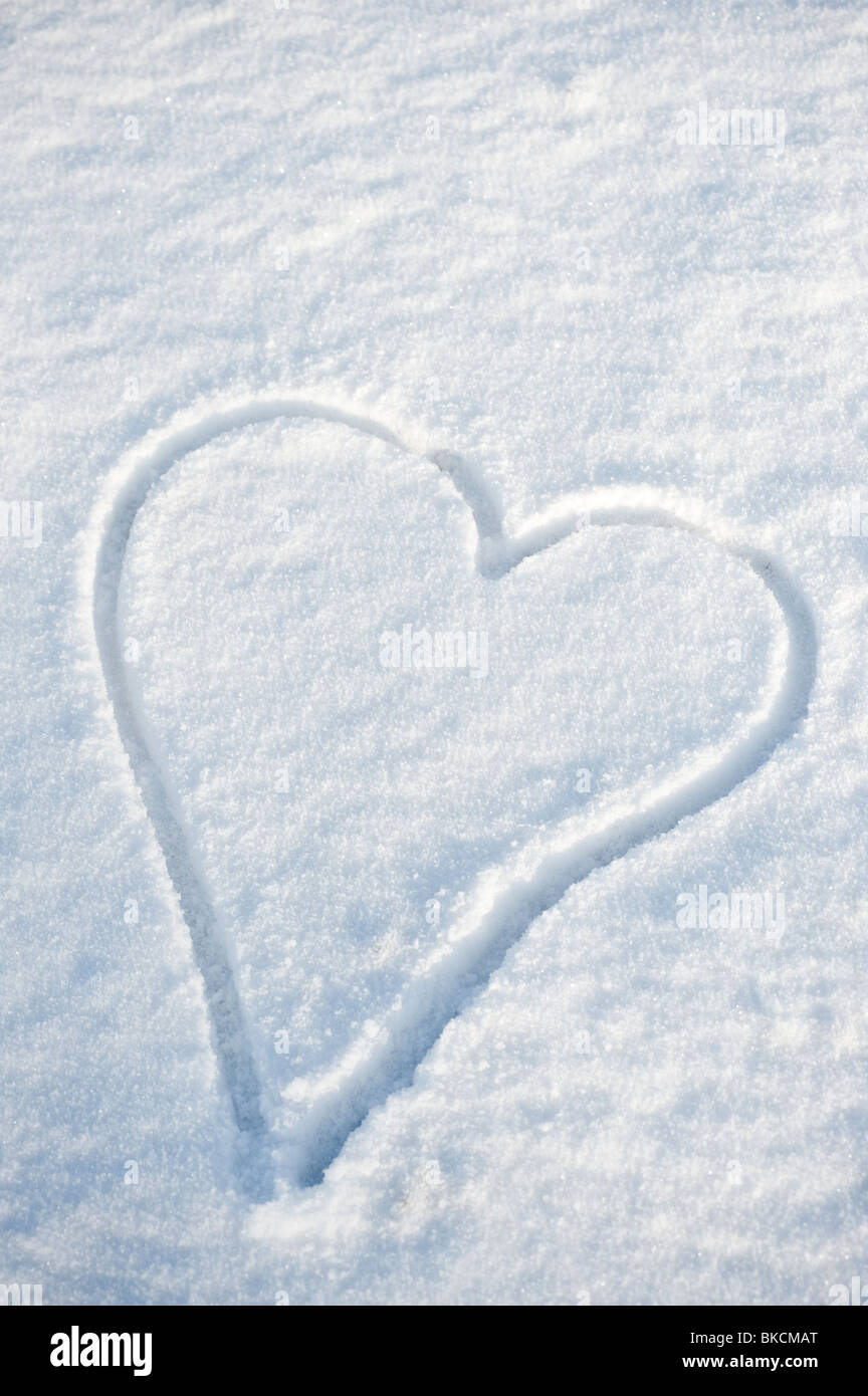 Hearts drawn in snow hi-res stock photography and images - Alamy