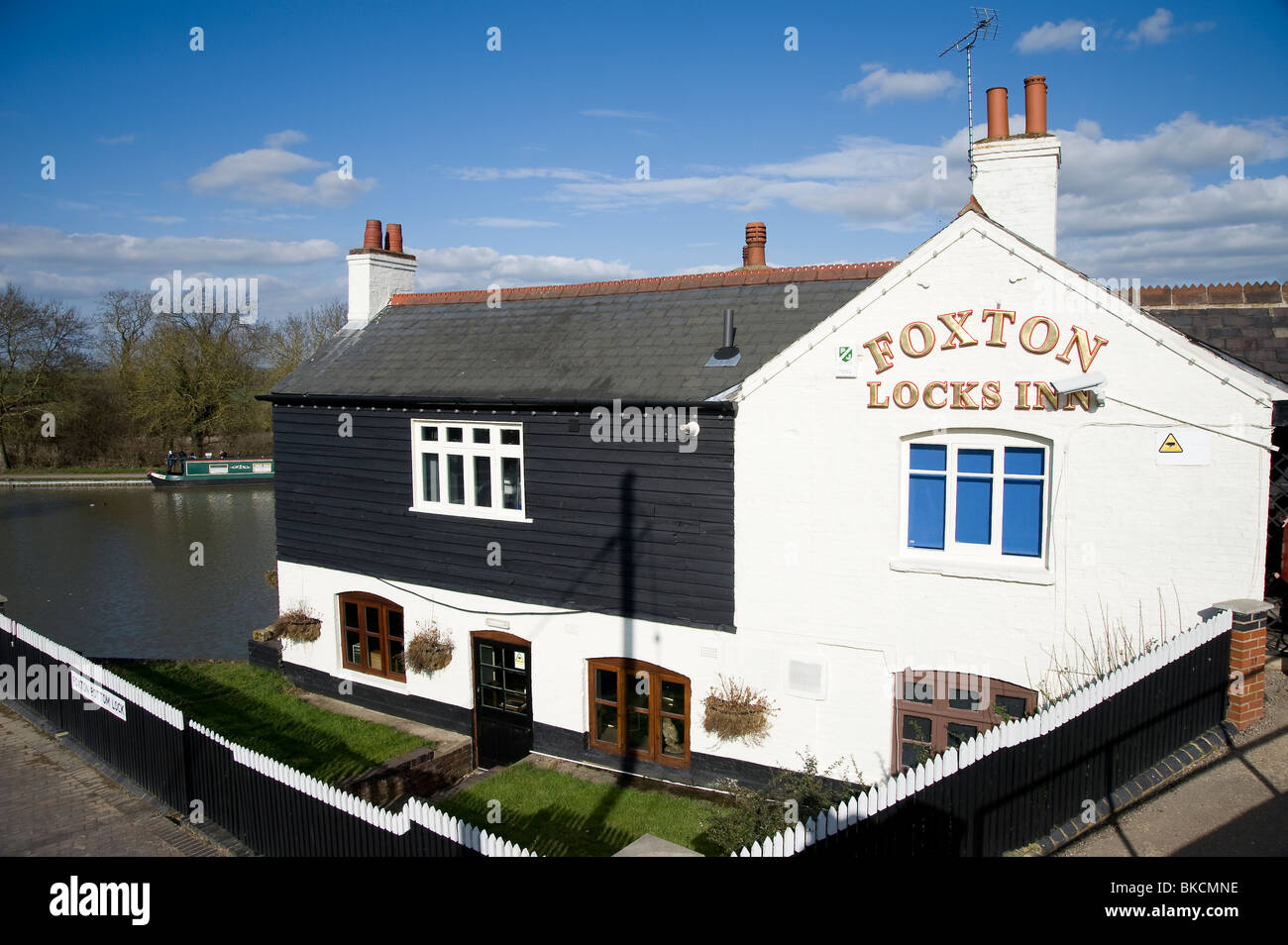 Leicestershire village pubs hi-res stock photography and images - Alamy