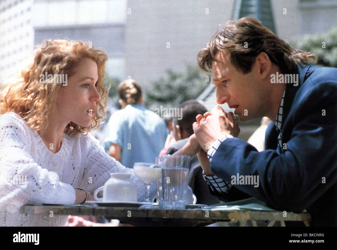 DARKMAN (1990) FRANCES McDORMAND, LIAM NEESON DRK 003FOH Stock Photo ...