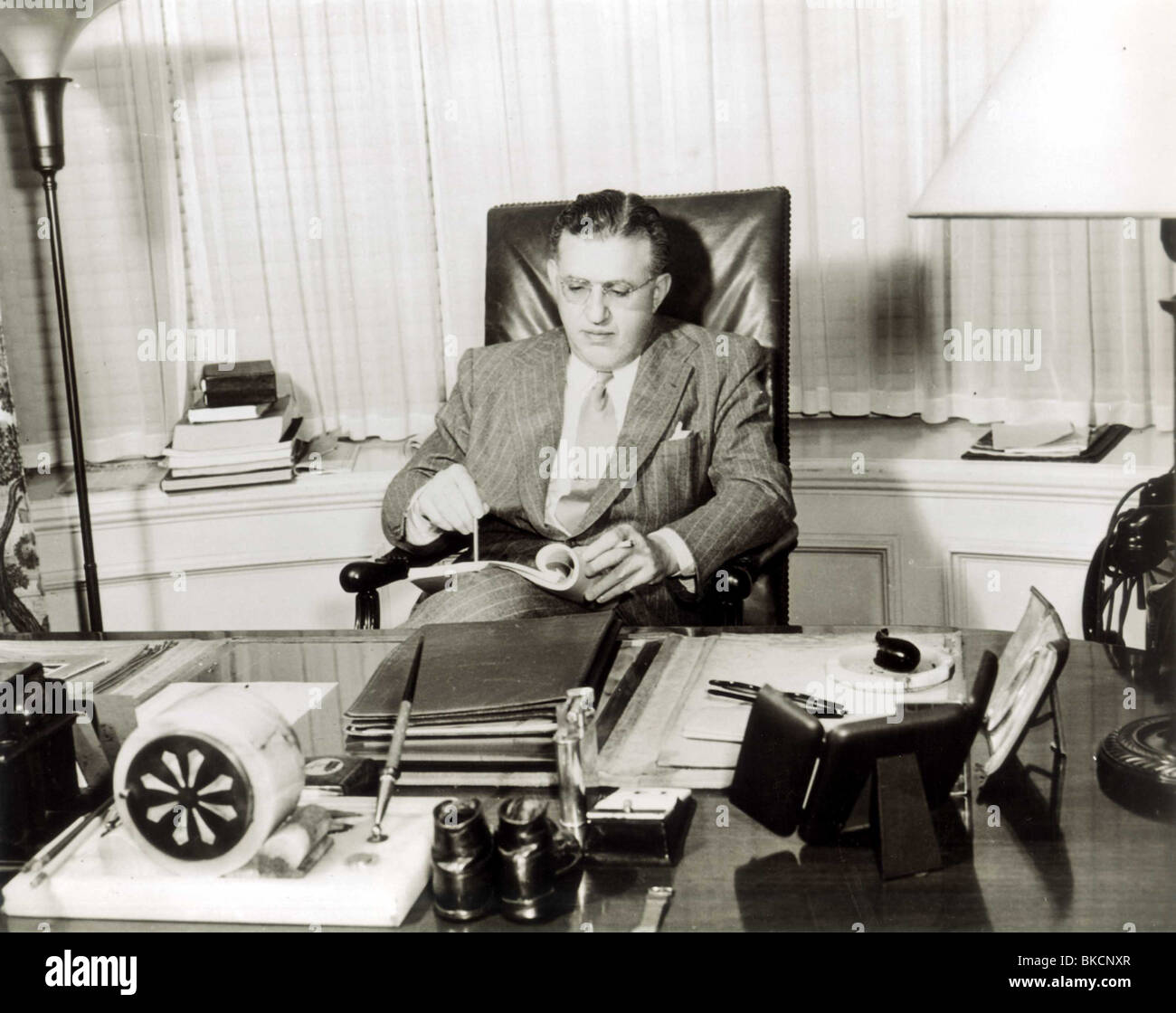 DAVID O SELZNICK (DIR) PORTRAIT Stock Photo - Alamy