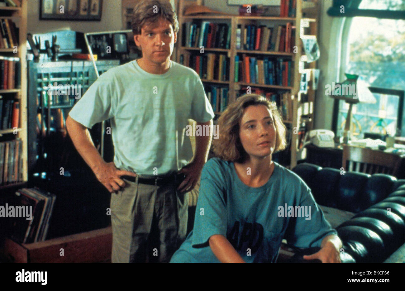 DEAD AGAIN (1991) KENNETH BRANAGH, EMMA THOMPSON DEA 001 Stock Photo ...