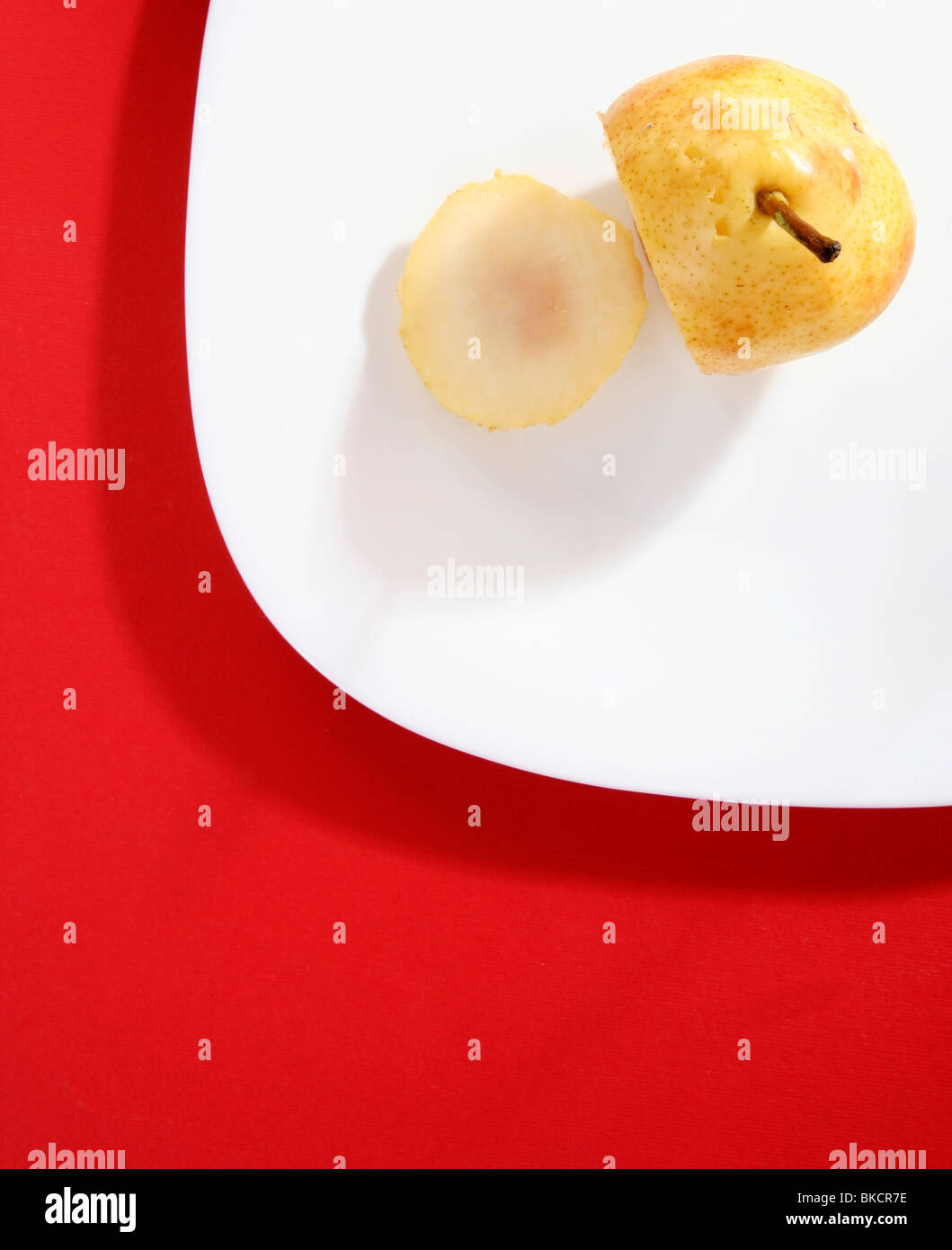 Half empty white plate hi-res stock photography and images - Alamy