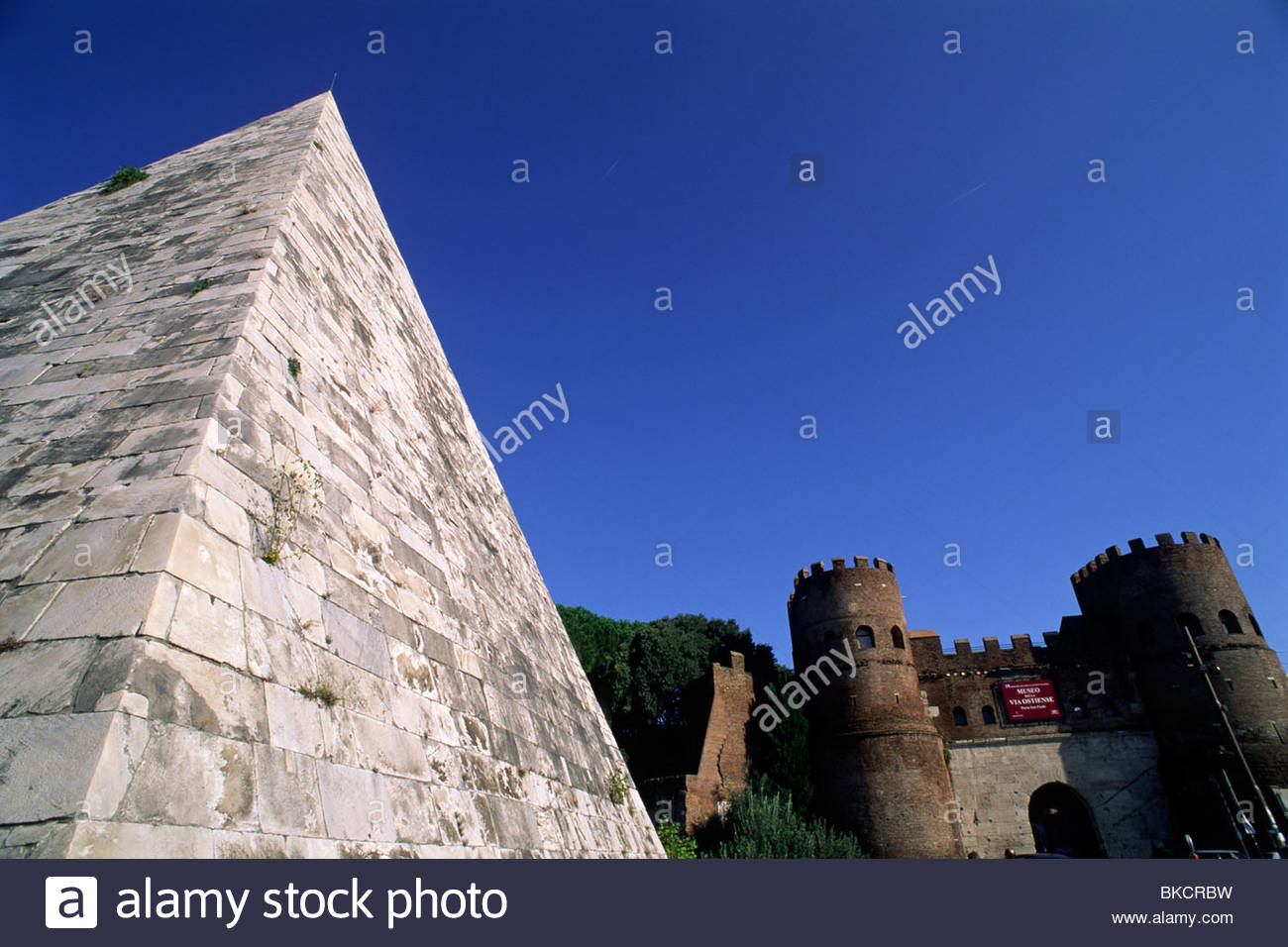 Piramide Roma High Resolution Stock Photography and Images - Alamy