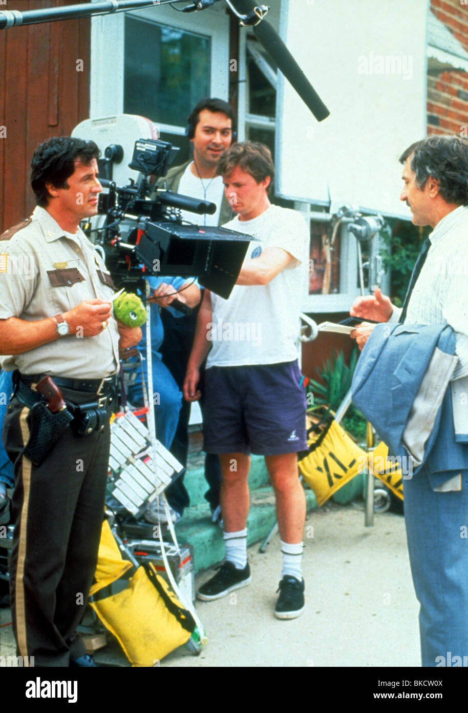 Copland 1997 robert de niro hi-res stock photography and images - Alamy