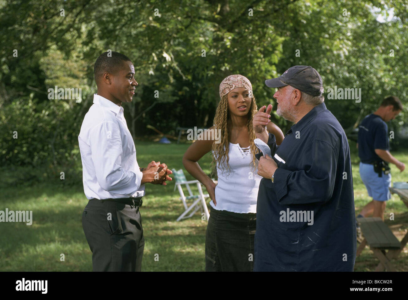 FILMING PRODUCTION (ALT) LOCATION (ALT) BEHIND THE SCENES (ALT) ON SET ...