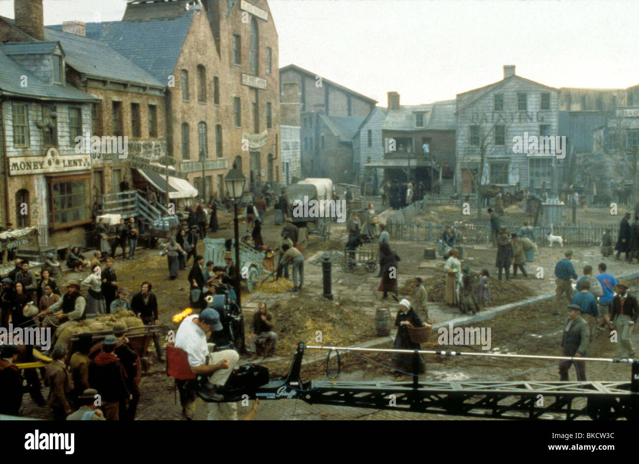 FILMING PRODUCTION (ALT) BEHIND THE SCENES (ALT) LOCATION (ALT) ON SET ...