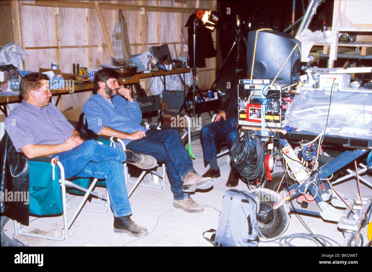 FILMING PRODUCTION (ALT) BEHIND THE SCENES (ALT) LOCATION (ALT) ON SET ...