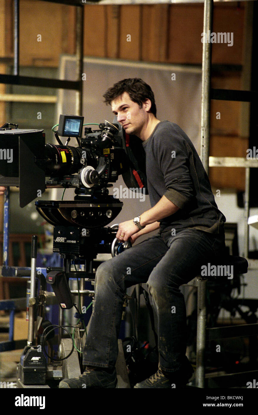 FILMING PRODUCTION (ALT) LOCATION (ALT) BEHIND THE SCENES (ALT) ON SET ...