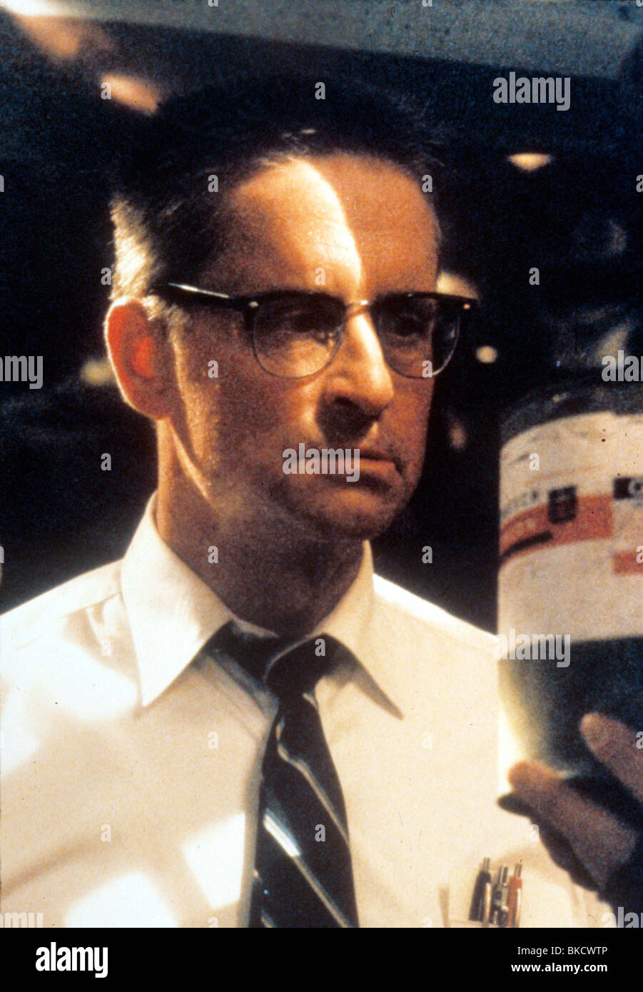 Michael douglas falling down hi-res stock photography and images - Alamy