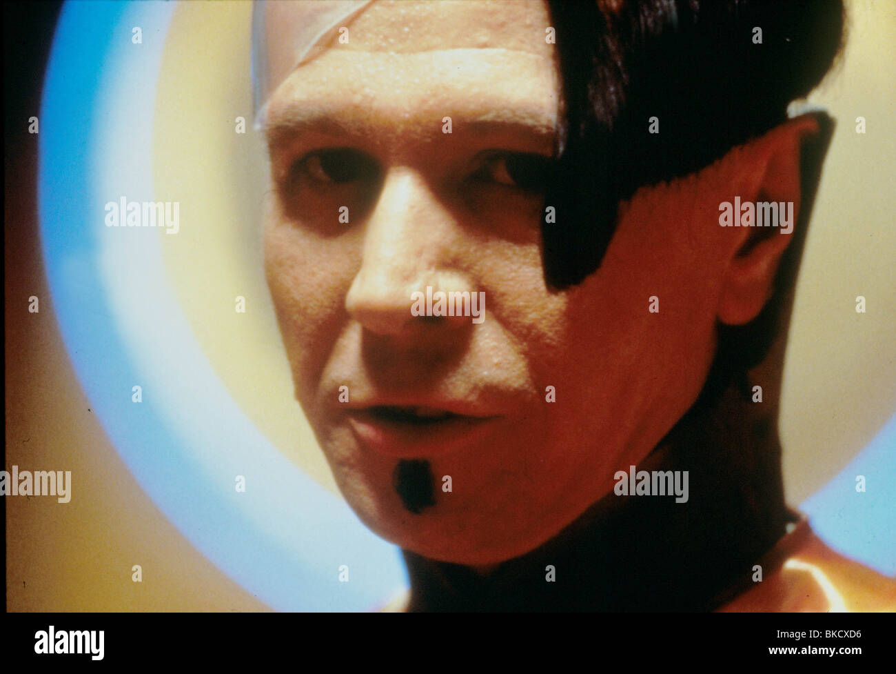 THE FIFTH ELEMENT (1997) GARY OLDMAN FELE 007 Stock Photo - Alamy