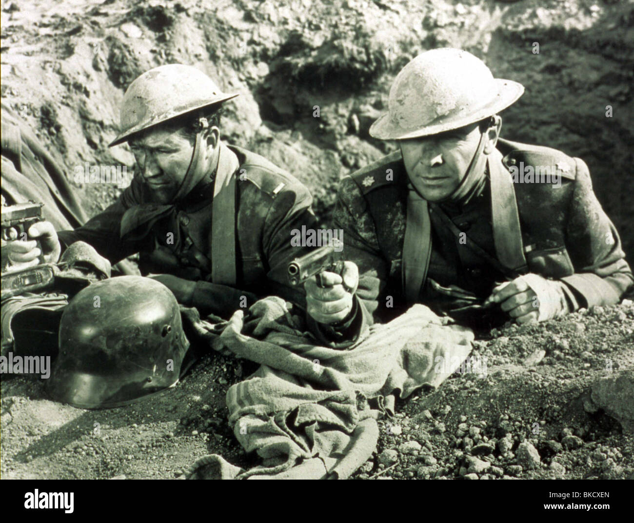 The fighting 69th 1940 dennis morgan hi-res stock photography and ...