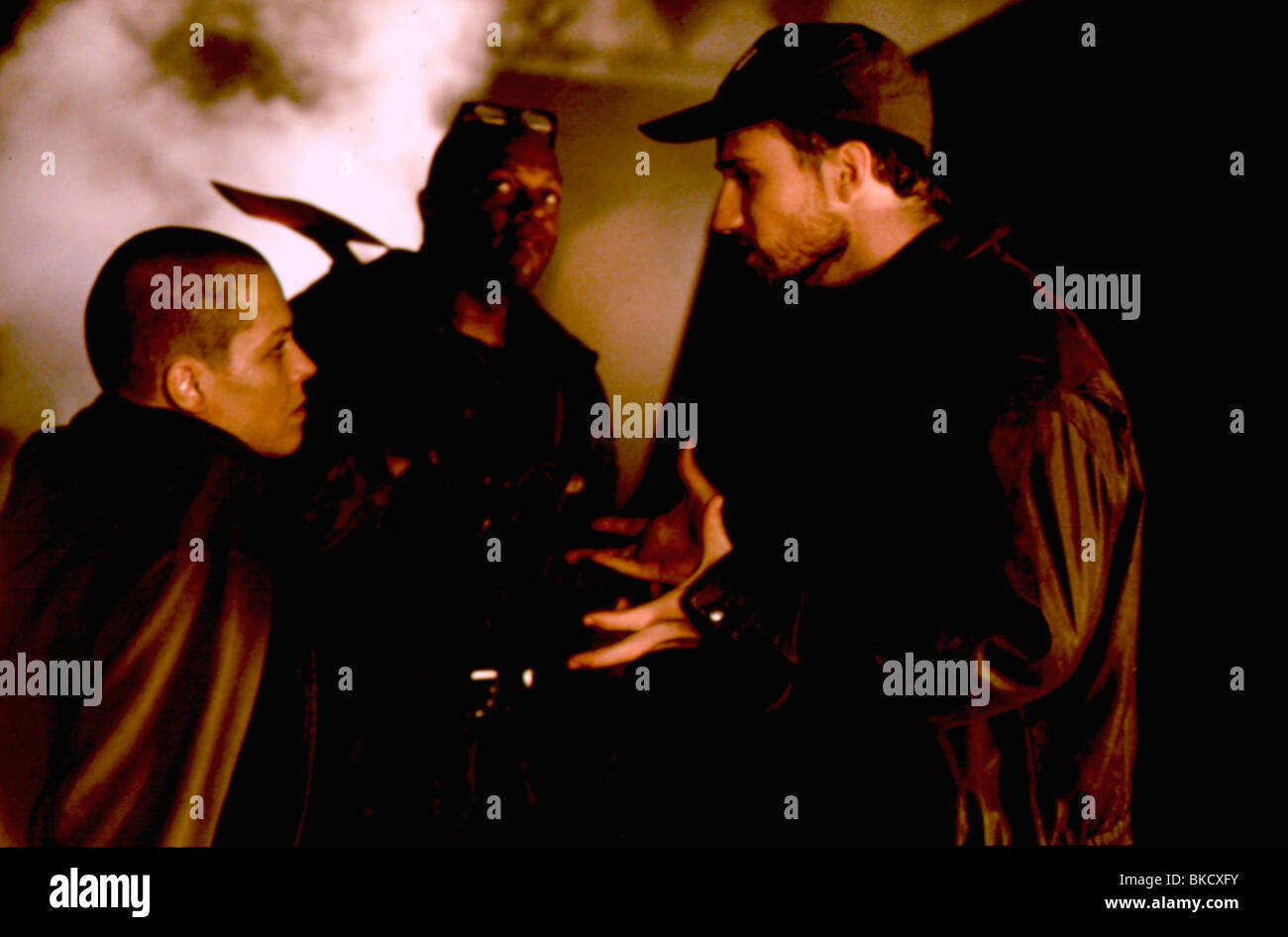 DAVID FINCHER (DIR) O/S 'ALIEN 3' (1992) WITH SIGOURNEY WEAVER, CHARLES ...