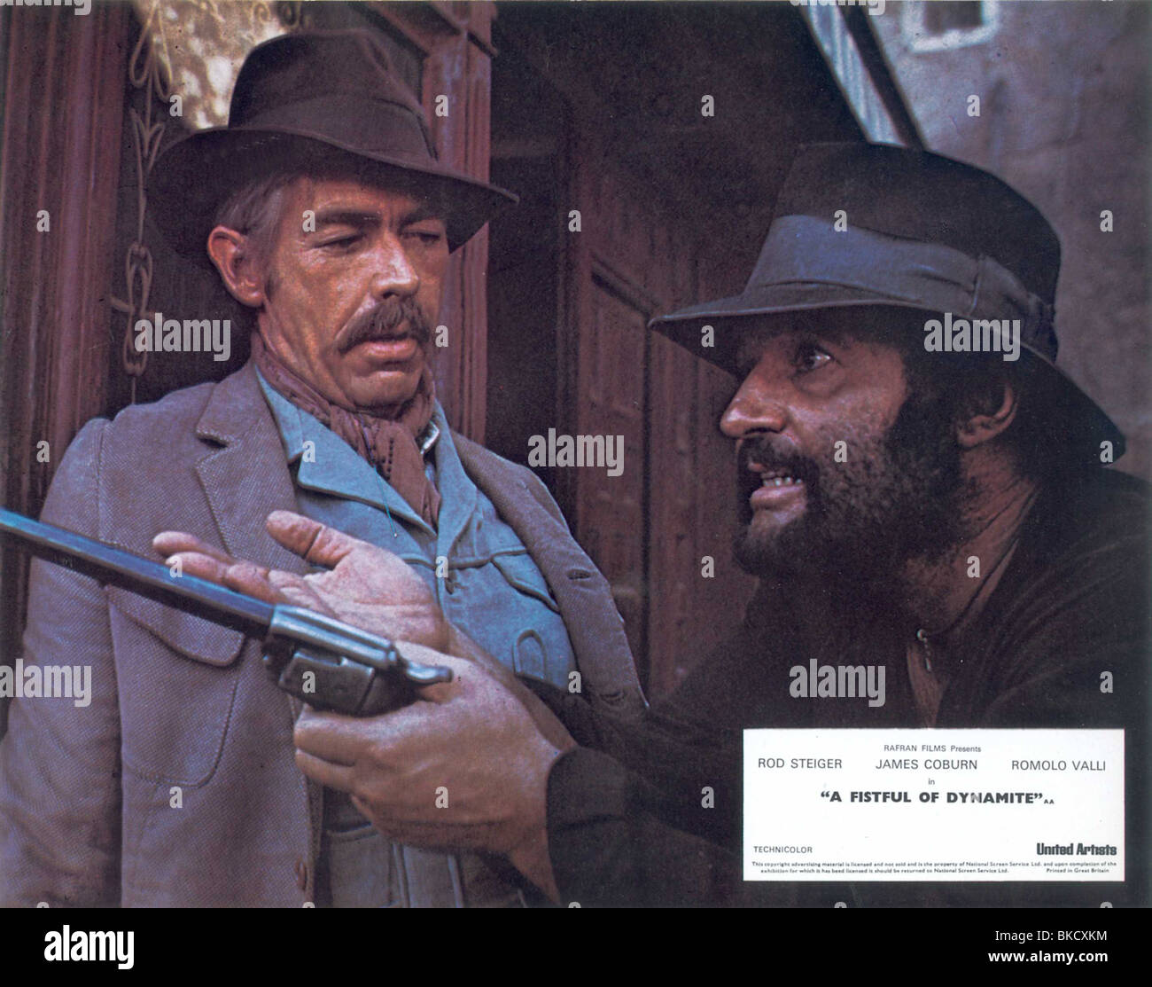 Dynamite or gunpowder hi-res stock photography and images - Alamy