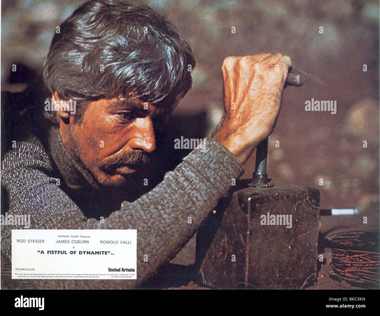 Dynamite or gunpowder hi-res stock photography and images - Alamy