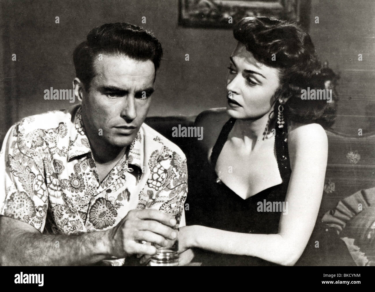 FROM HERE TO ETERNITY (1953) MONTGOMERY CLIFT, DONNA REED FHET 015P ...