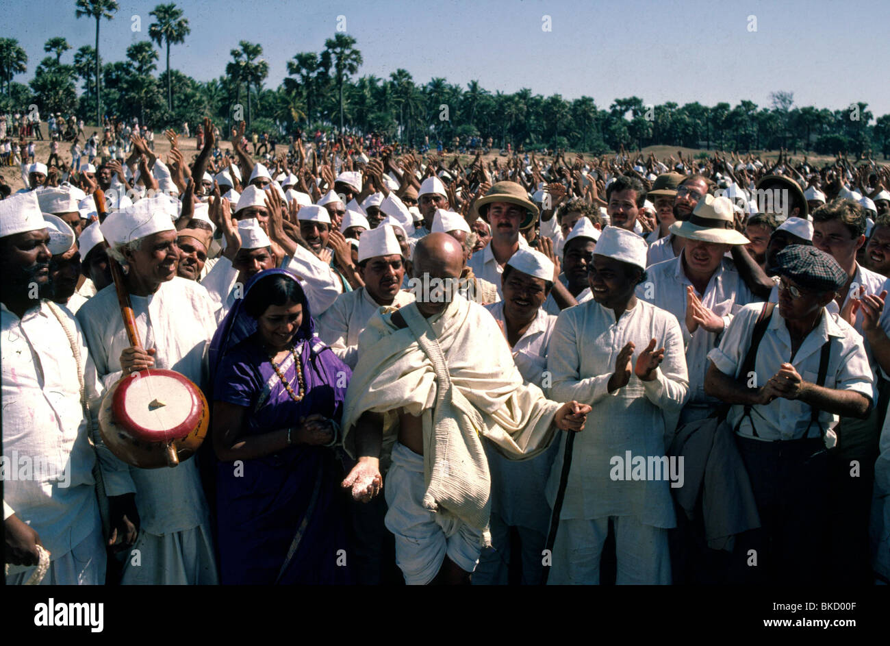 Ben kingsley as gandhi hi-res stock photography and images - Alamy