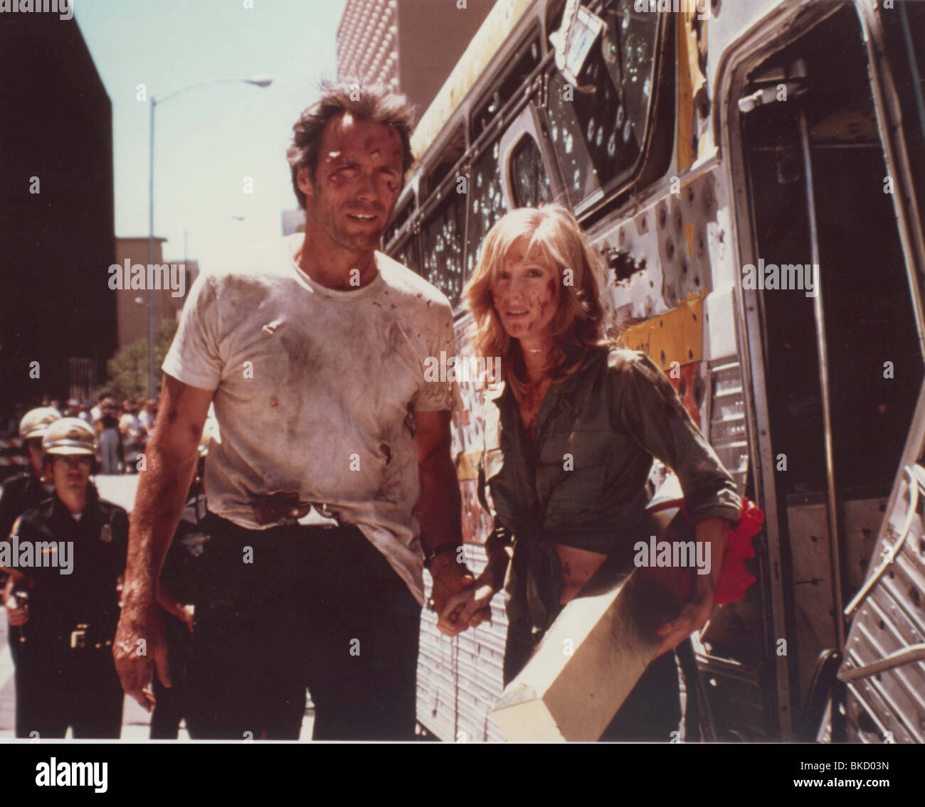 Clint eastwood locke gauntlet 1977 hi-res stock photography and images ...