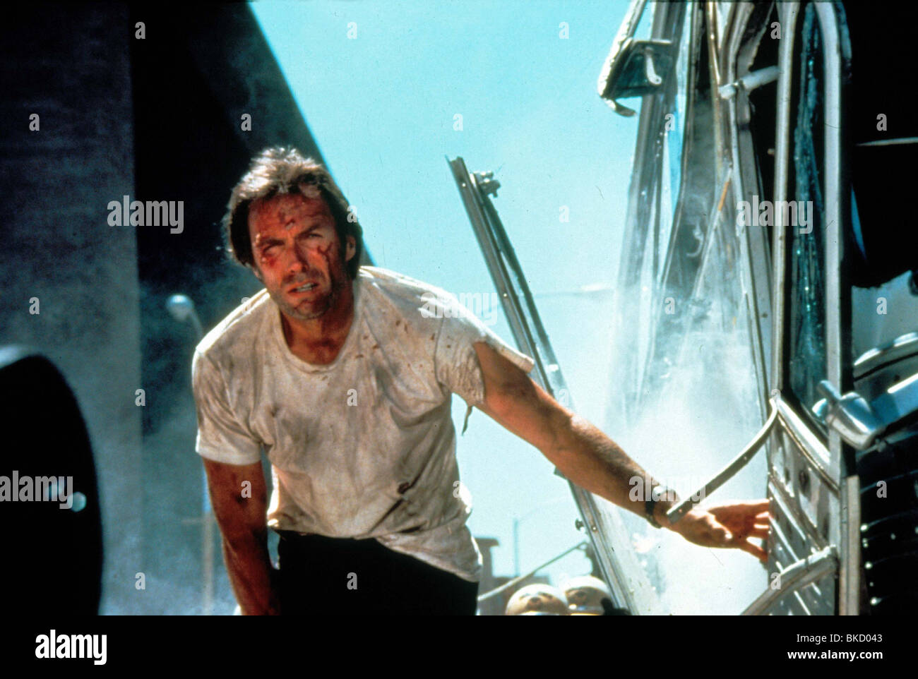 The gauntlet 1977 clint eastwood hi-res stock photography and images ...