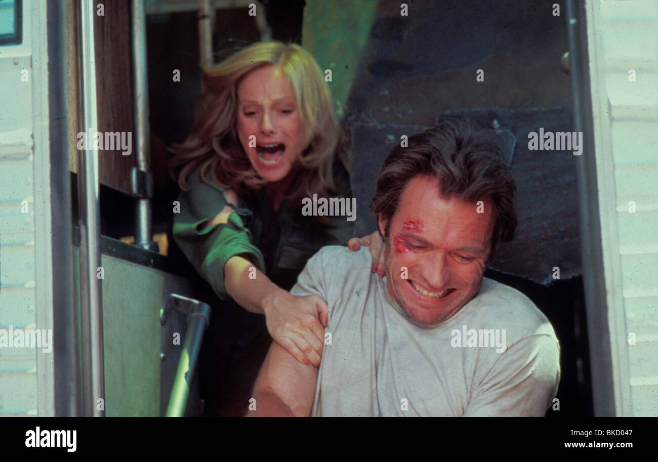 Clint eastwood locke gauntlet 1977 hi-res stock photography and images ...