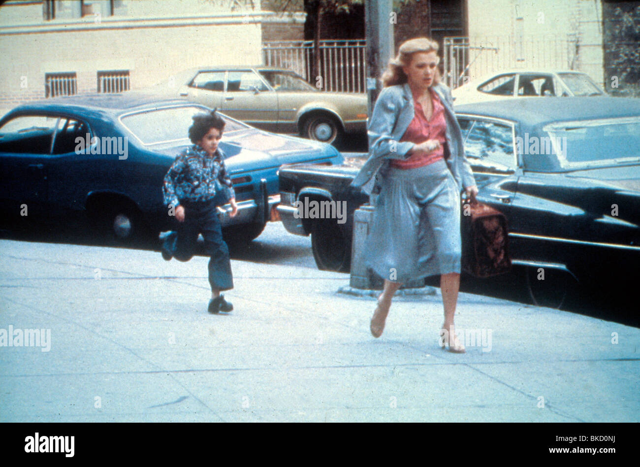 GLORIA (1980) JOHN ADAMES,GENA ROWLANDS GRIA 030 Stock Photo - Alamy