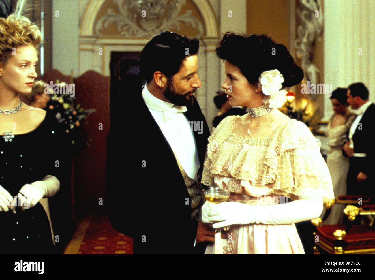 Uma thurman northam golden bowl hi-res stock photography and images - Alamy