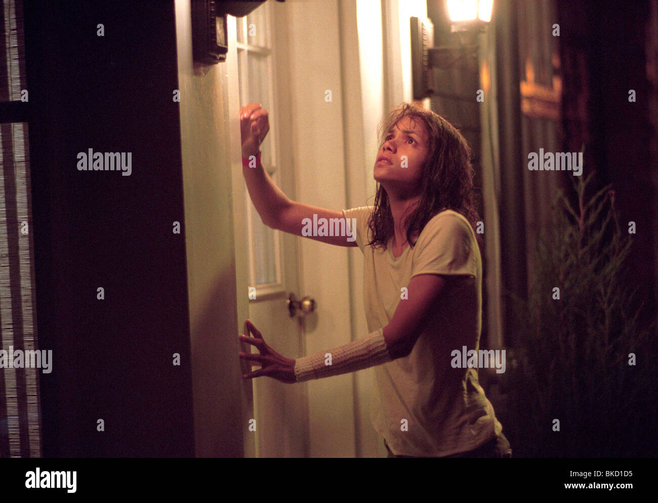 Gothika 2003 Halle Berry Stock Photos & Gothika 2003 Halle Berry Stock ...