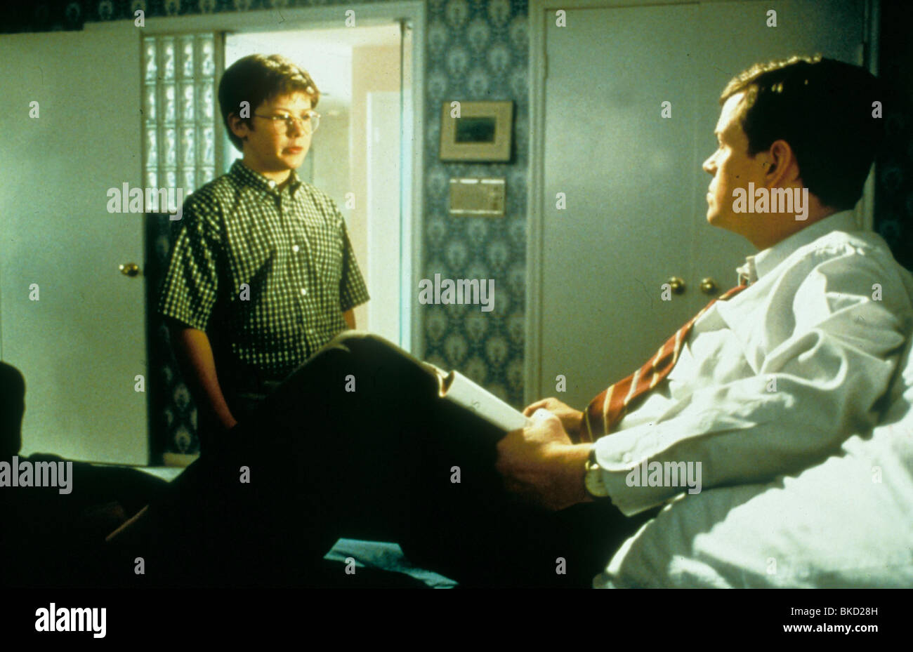 HAPPINESS (1998) RUFUS READ, DYLAN BAKER HPP 002 Stock Photo - Alamy
