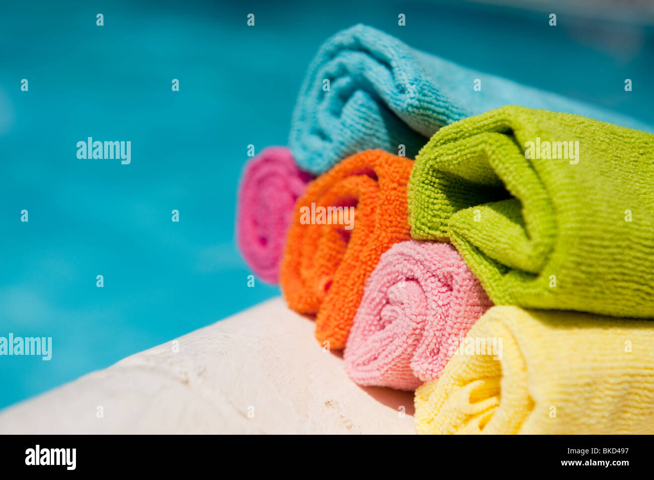 Swimming pool hotel towels hi-res stock photography and images - Alamy