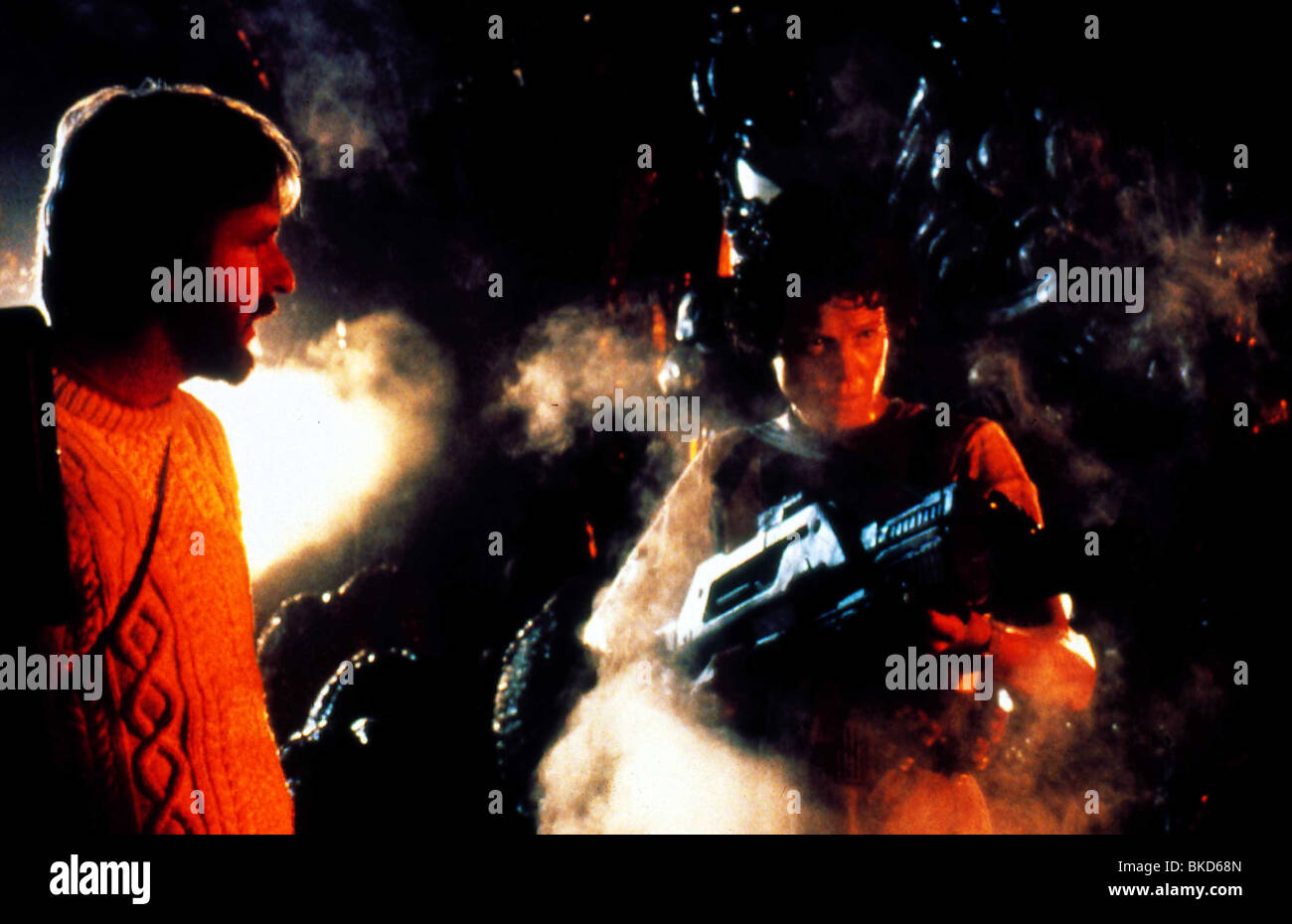 JAMES CAMERON (DIR) O/S ALIENS (1986) WITH SIGOURNEY WEAVER JMCM 020 ...