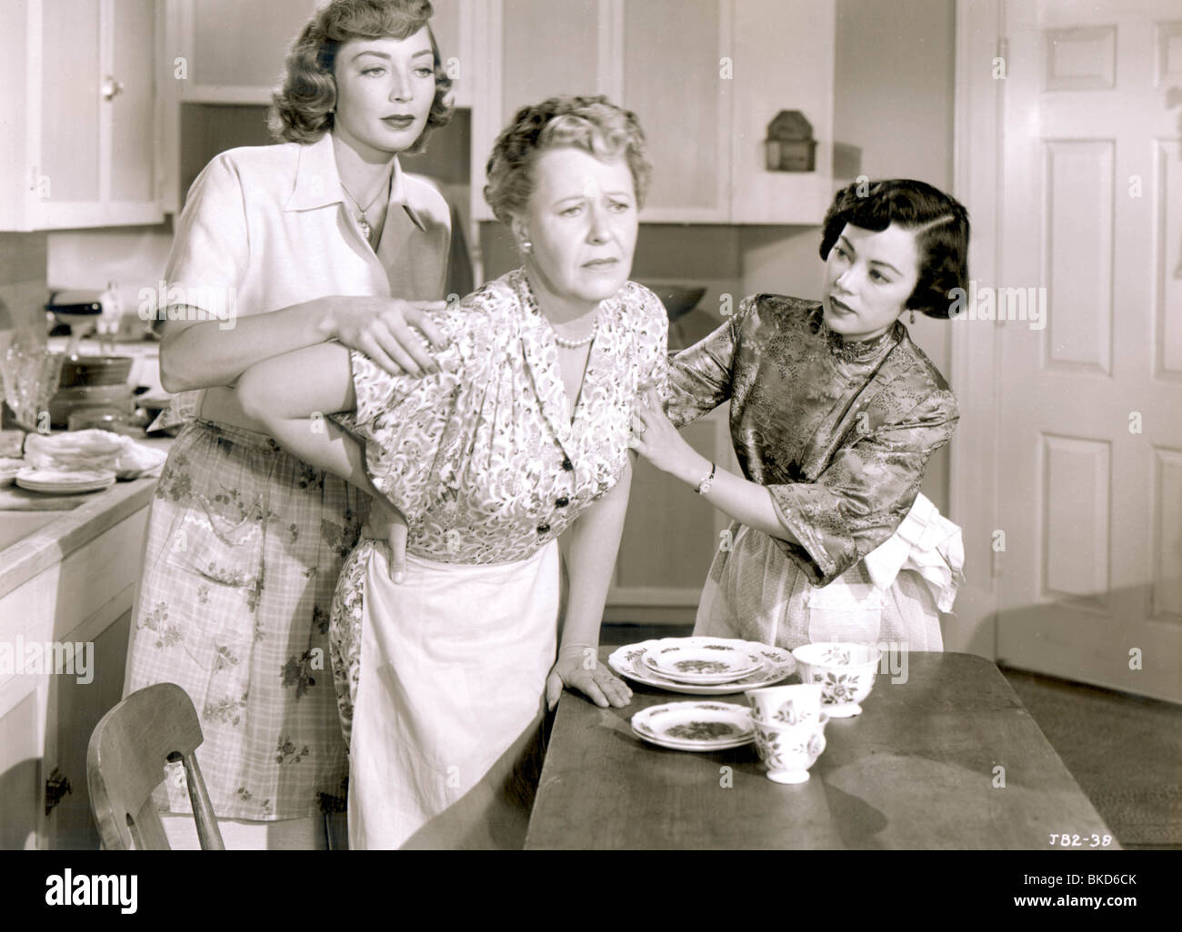 JAPANESE WAR BRIDE (1952) MARIE WINDSOR, LOUISE LORIMAR, SHIRLEY ...