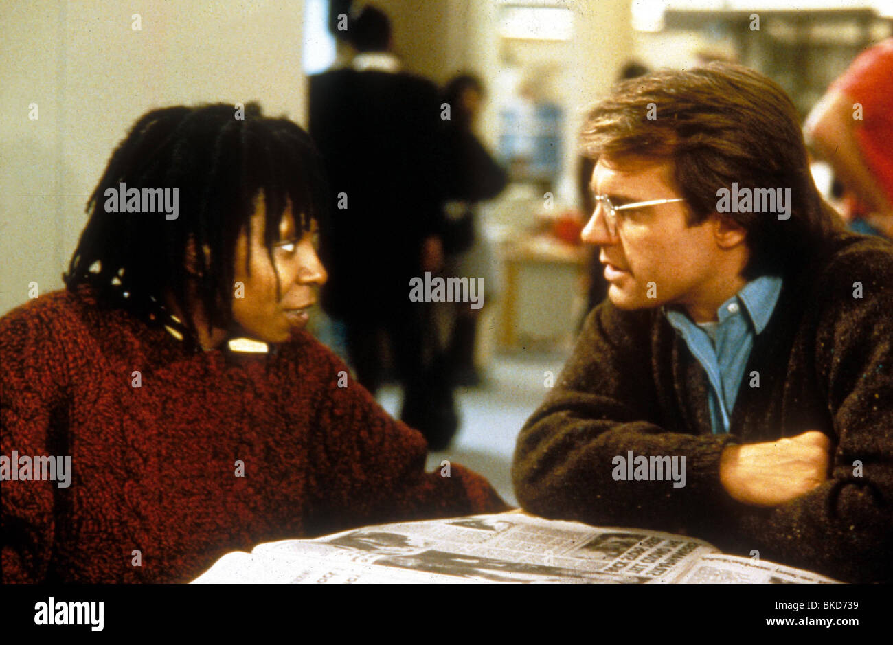 JUMPIN' JACK FLASH (1986) WHOOPI GOLDBERG, STEPHEN COLLINS JJF 002 ...