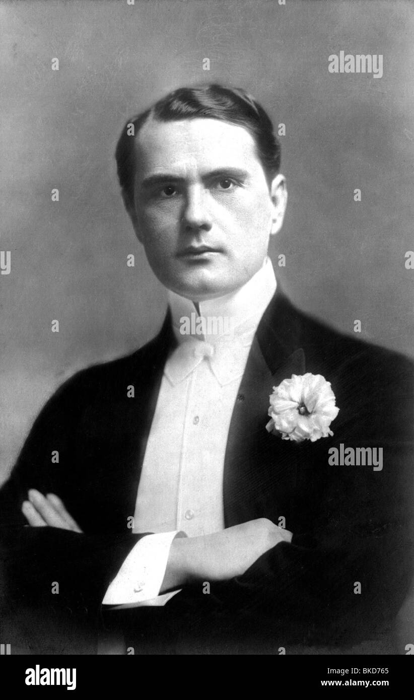 Theatre actors hi-res stock photography and images - Alamy