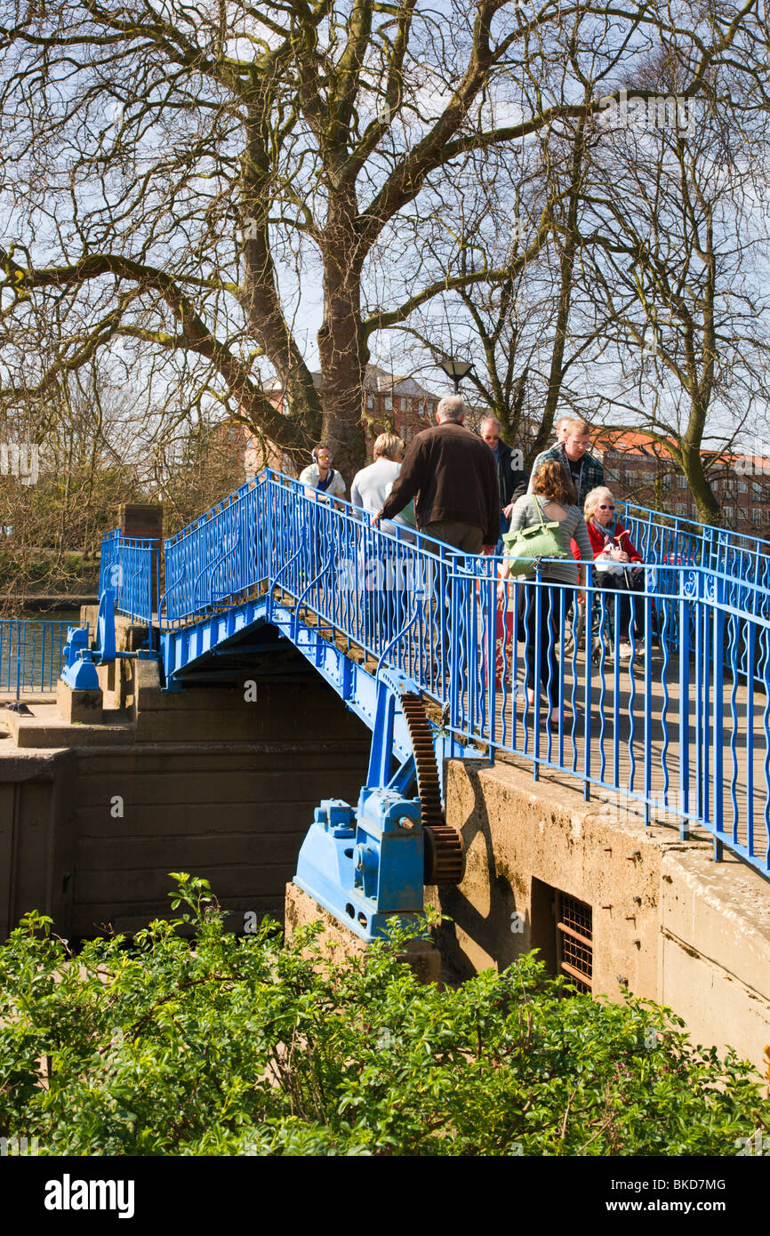 Blue bridge hi-res stock photography and images - Alamy