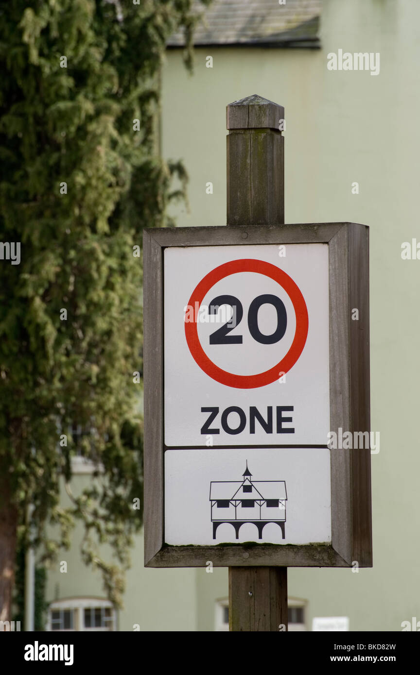 20 speed limit sign hi-res stock photography and images - Alamy