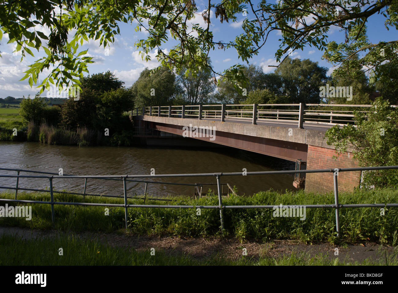 Road bridge over river hi-res stock photography and images - Alamy