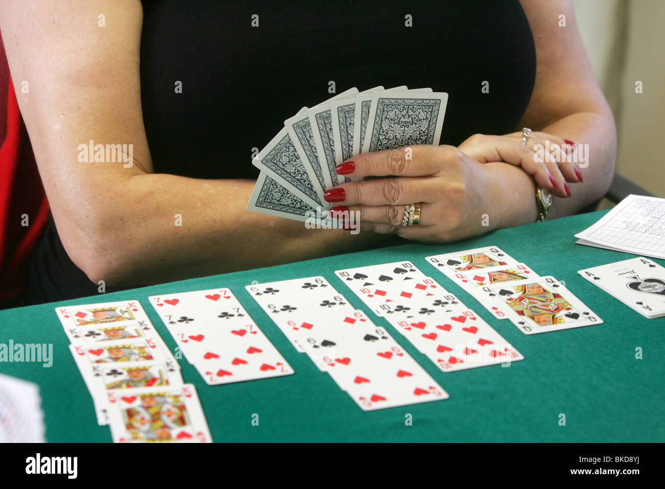 Bridge cards hi-res stock photography and images - Alamy