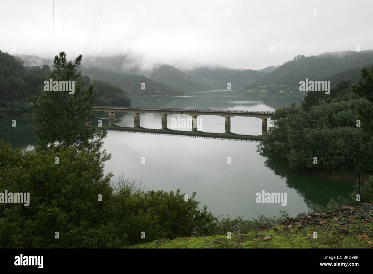 Bridge over the reservoir of the Castelo de Bode dam, in Portugal Stock ...