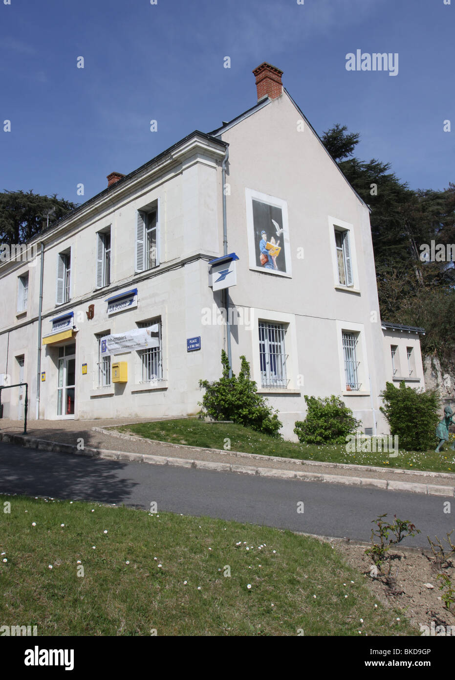 France post office exterior hi-res stock photography and images - Alamy
