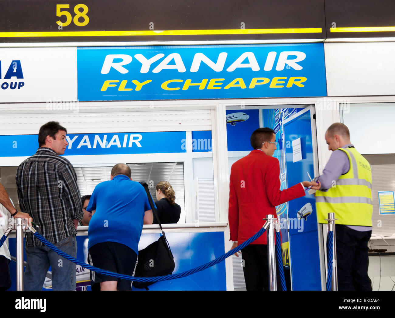 Angry passengers airport hi-res stock photography and images - Alamy