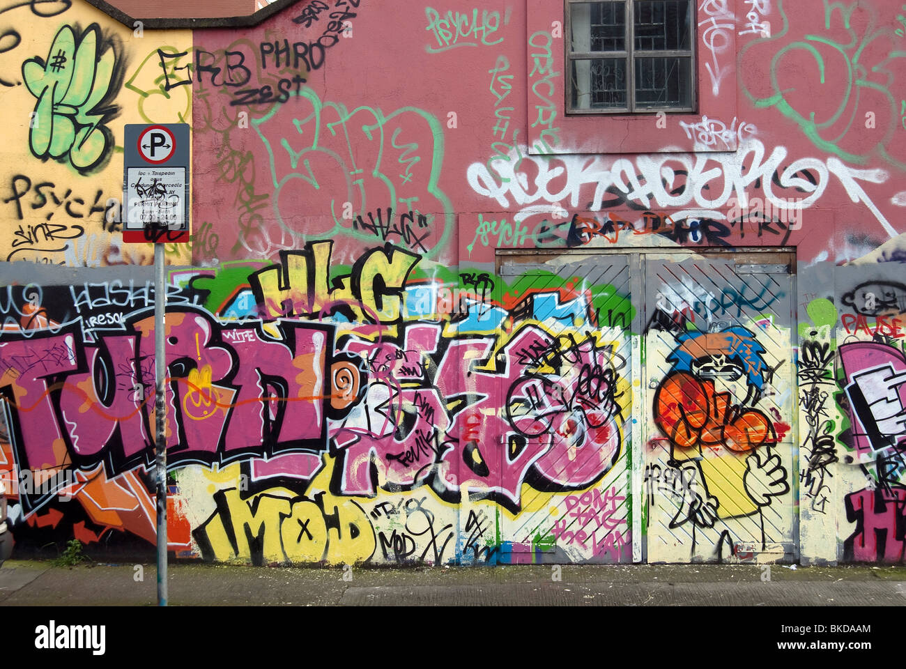 Graffiti dublin hi-res stock photography and images - Alamy