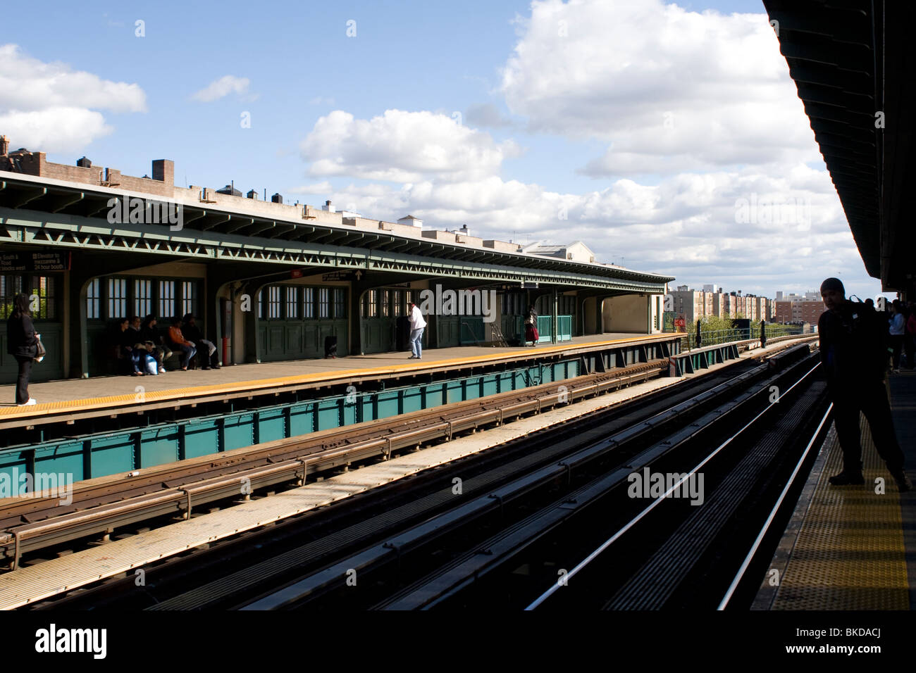 Train subway bronx nyc hi-res stock photography and images - Alamy