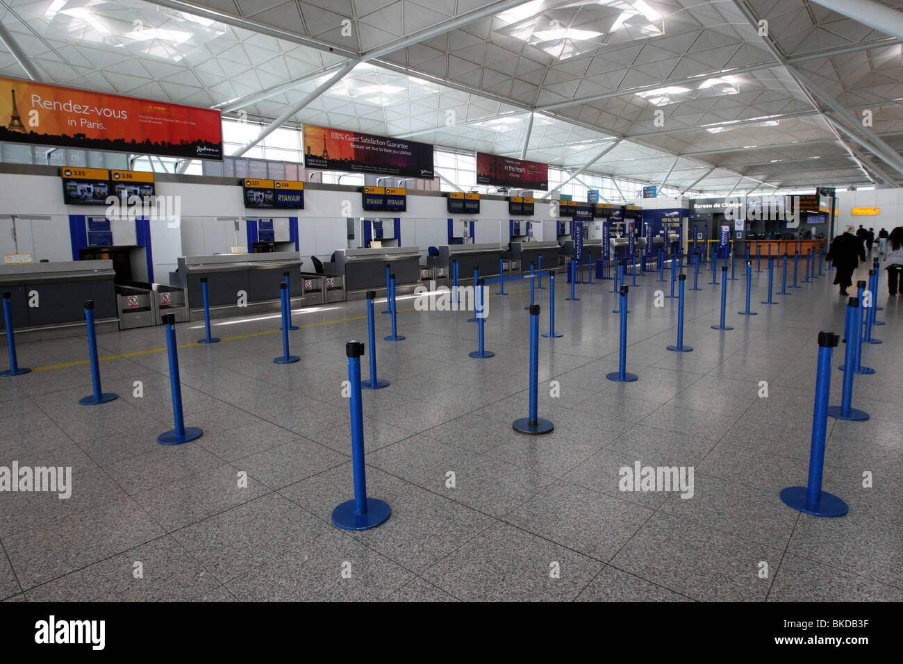 Check in closed airport hi-res stock photography and images - Alamy