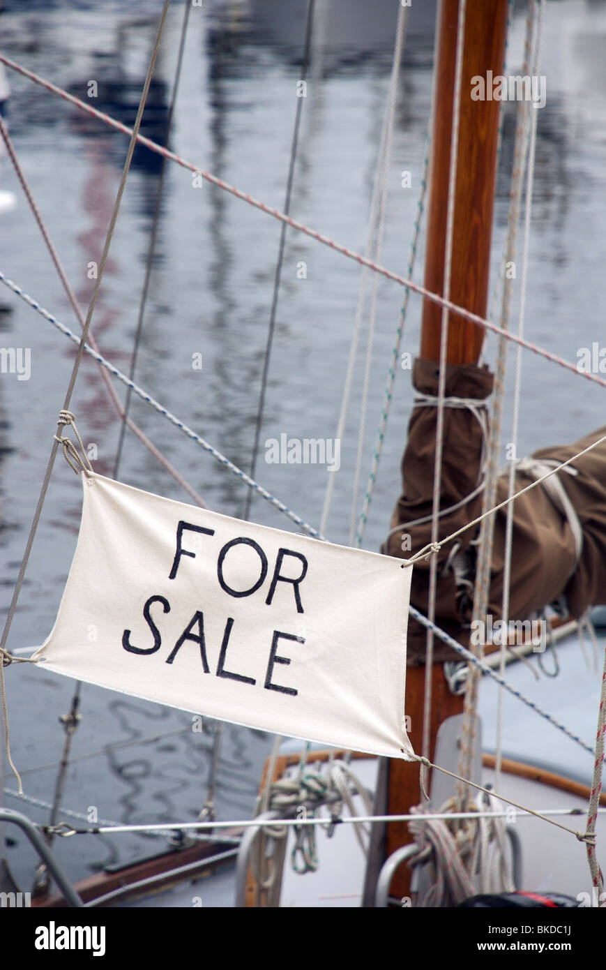For sale sign boat hi-res stock photography and images - Alamy